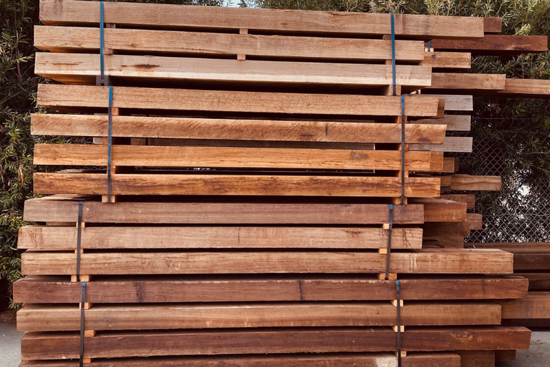 Spotted Gum Posts & Beams - Barwon Timber